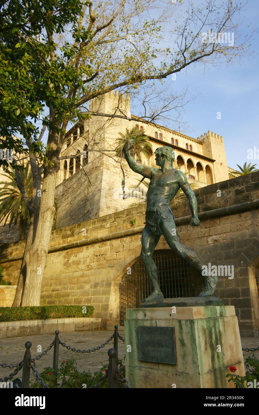 Spain (Palma de Mallorca) Escultura del "Foner" de Llorenç Roselló ...