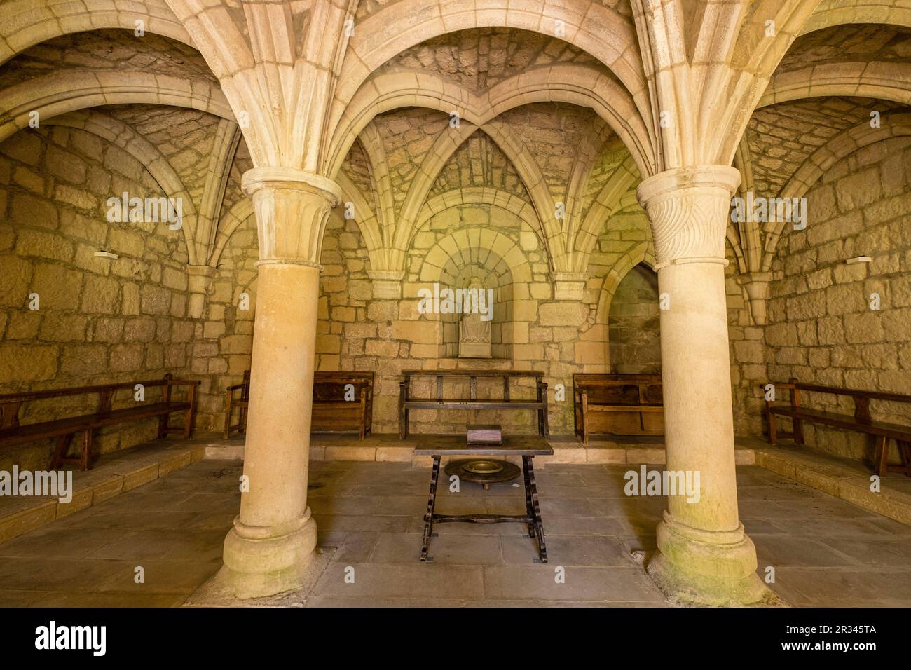 sala capitular, Monasterio de Santa María la Real de Iranzu, siglo XII ...