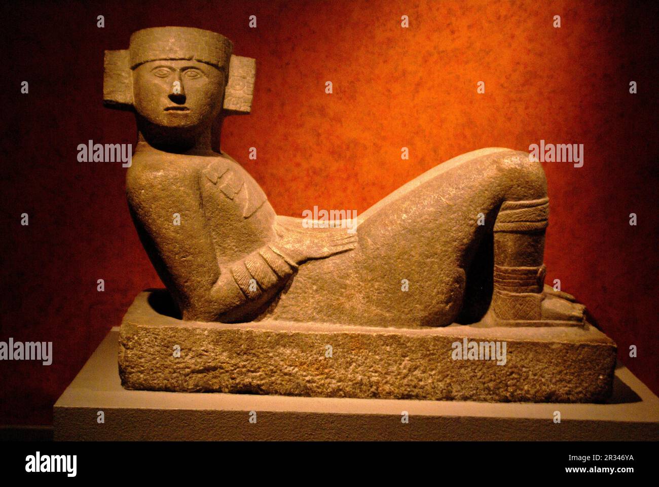 Chac-Mool (red claw)(900-1250d.c), from Chichen Itza. Museo Nacional de ...