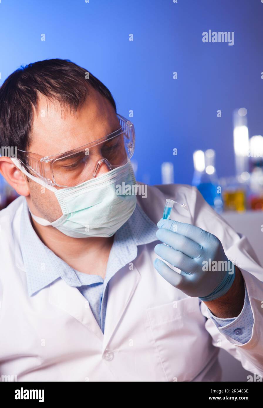 Scientific thinking hi-res stock photography and images - Alamy