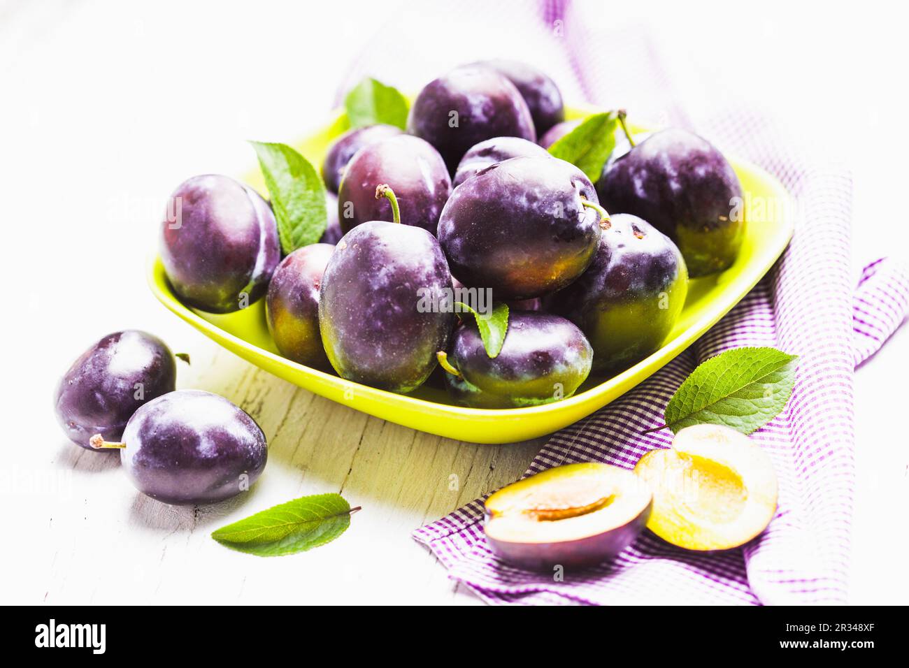 Fleshy leaf hi-res stock photography and images - Alamy