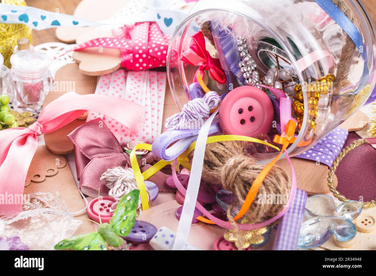 Scrapbooking craft materials scrap hi-res stock photography and images ...