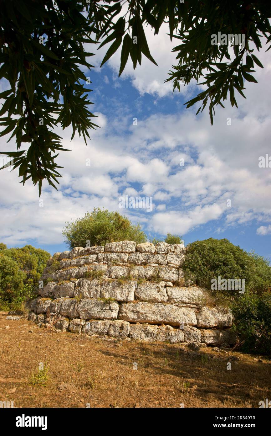 Talaiot circular de Sa Clova des Xot.Yacimiento arqueologico de Sa ...