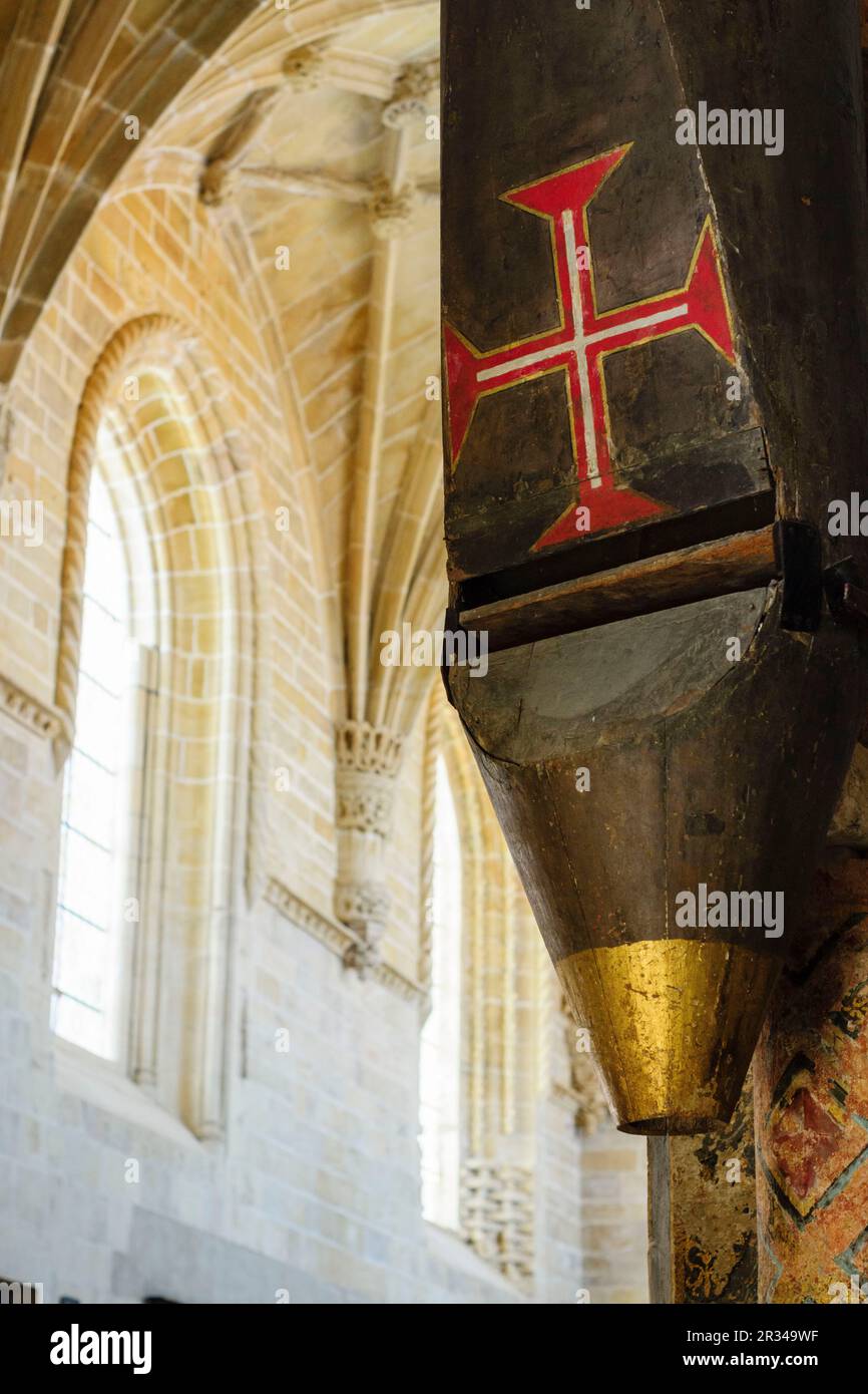 cruz templaria,la Charola, siglo XII, antiguo oratorio romanico de los ...