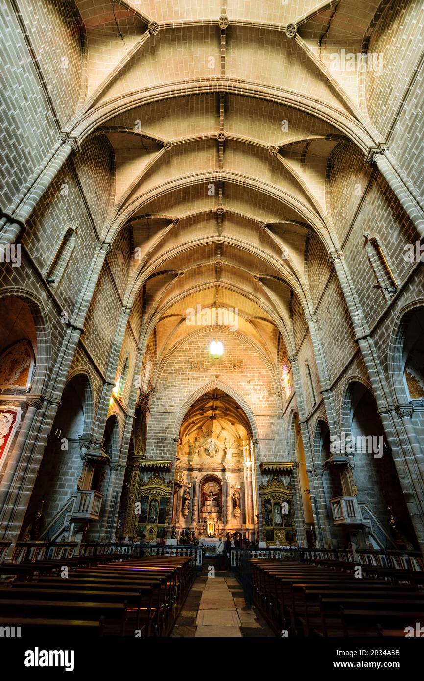 Templo de culto catolico hi-res stock photography and images - Alamy