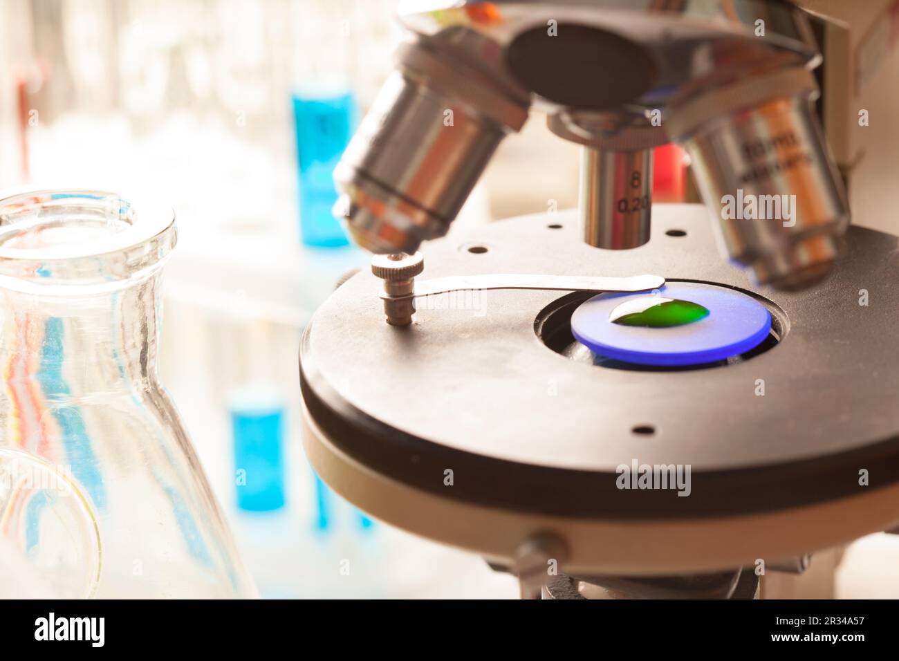 Microscope glass hi-res stock photography and images - Alamy