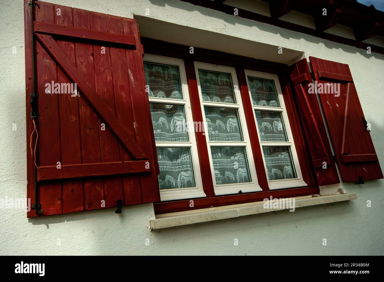 Ventana tipica.Auritz (Burguete). Gran recorrido 11.Cordillera ...