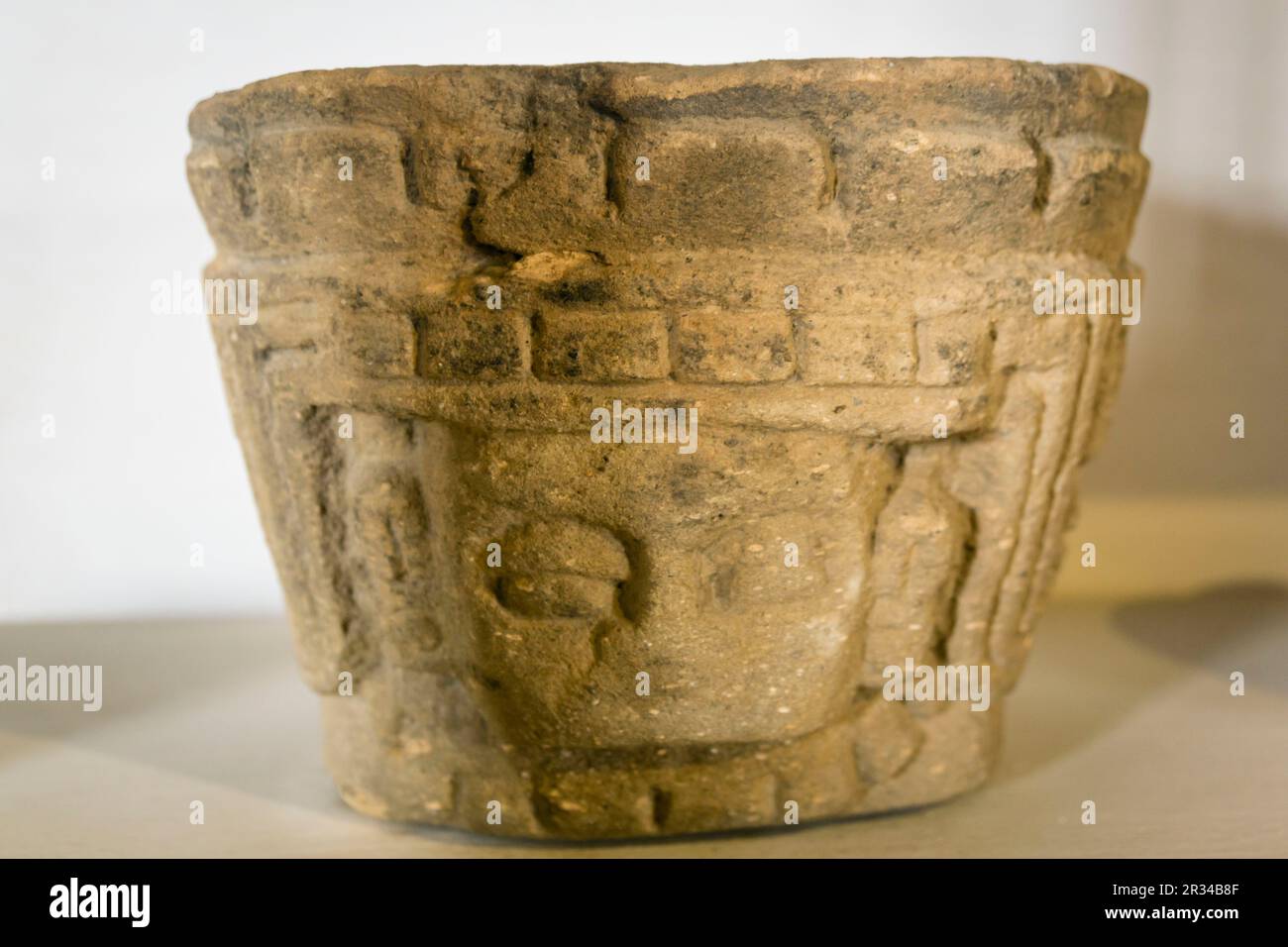 piedra de machacar tipo tazon,clásico , museo de la plaza central ...