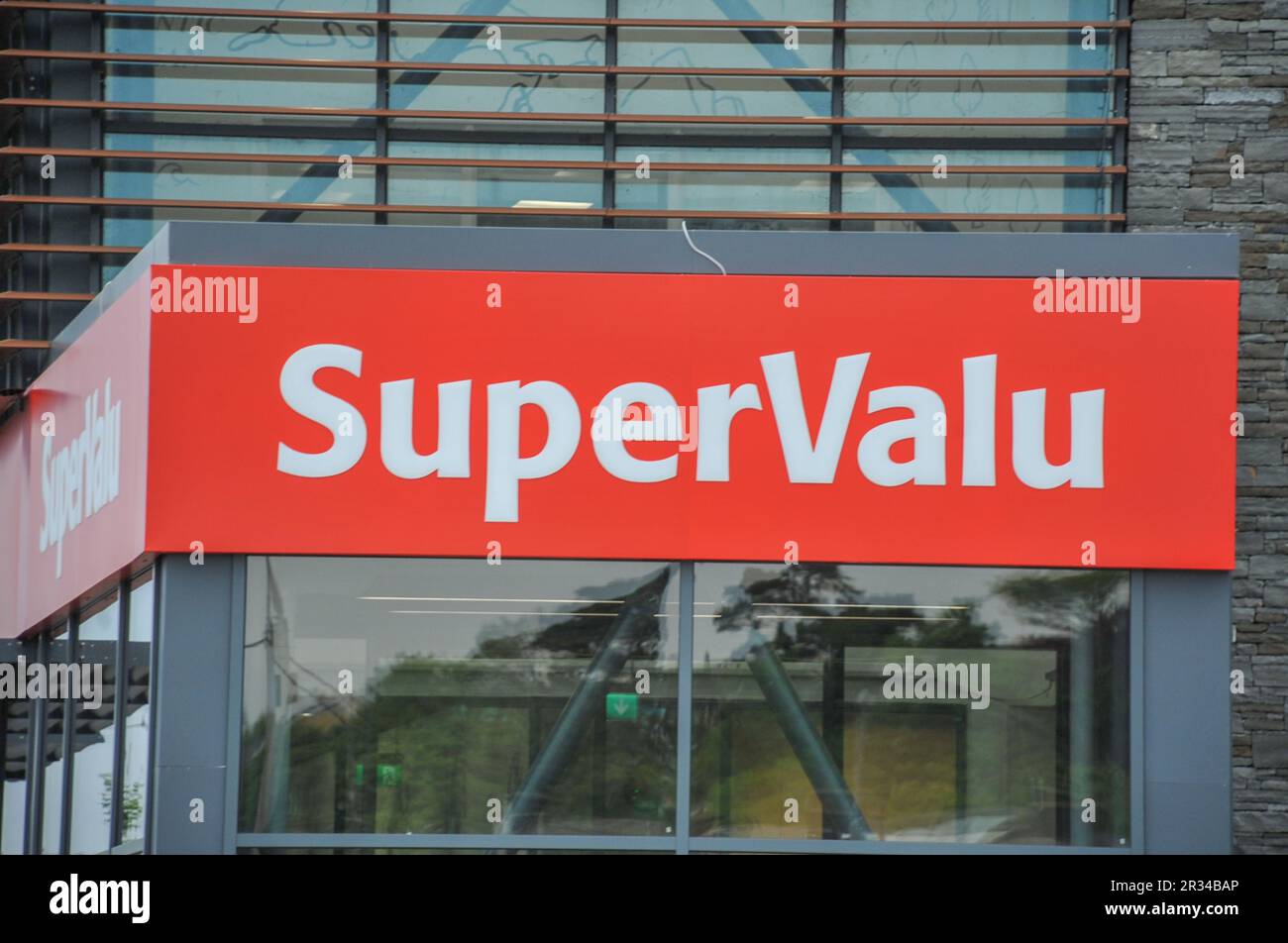 Supervalu logo hi-res stock photography and images - Alamy