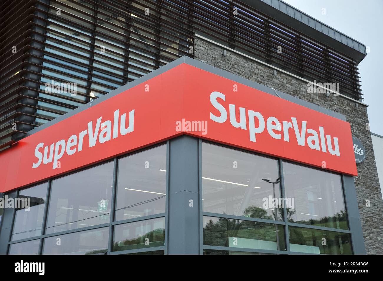 Supervalu hi-res stock photography and images - Alamy