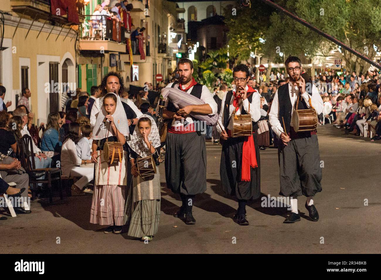 musicos con traje tradicional, fiestas de la Beata, vinculadas con la ...