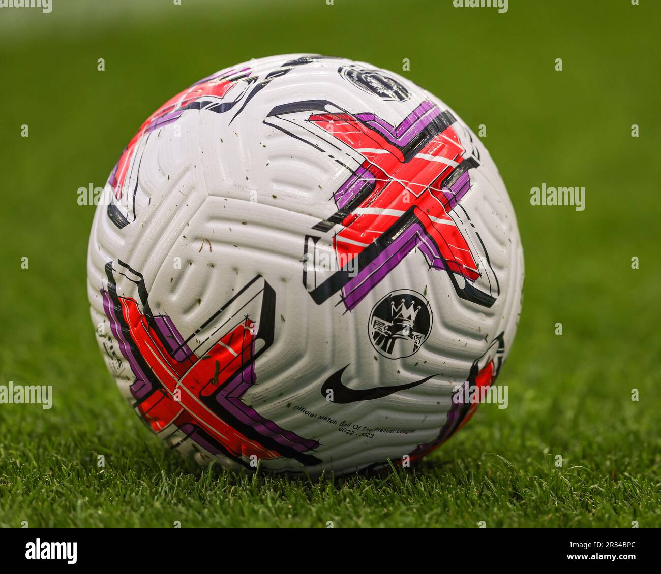 Nike match day ball hi-res stock photography and images - Alamy