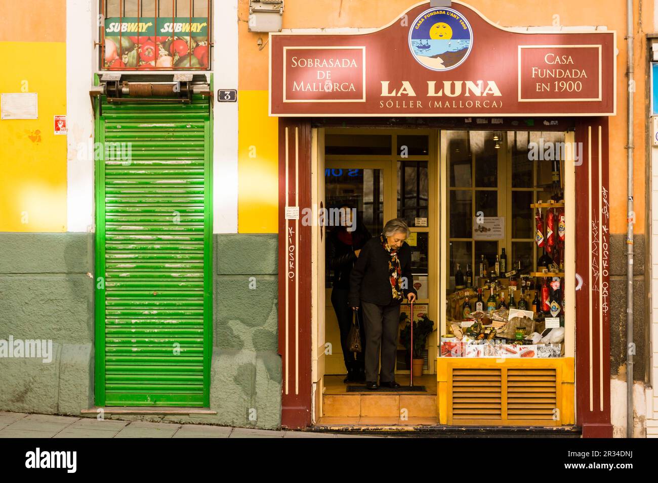 Fachada tienda hi-res stock photography and images - Alamy