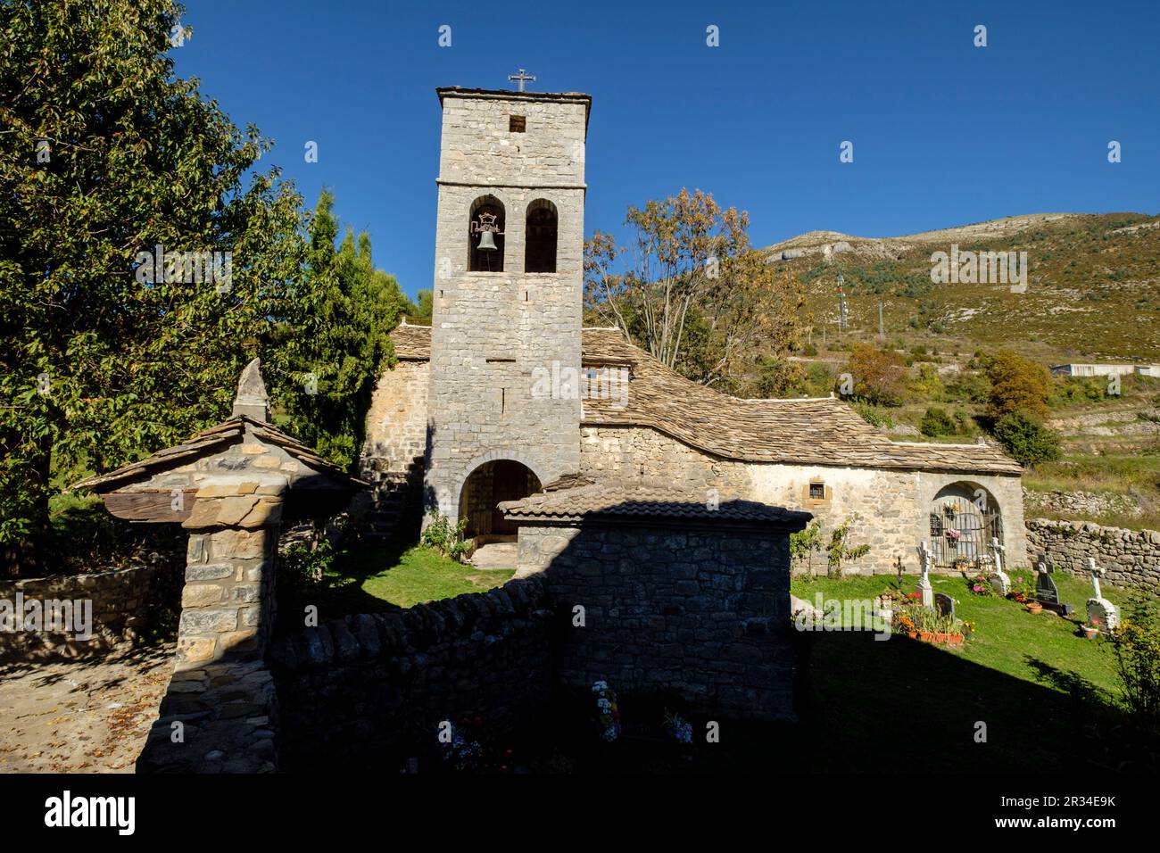 iglesia de . Nerín, . Edificio Religioso Fortificado, Huesca, Aragón ...
