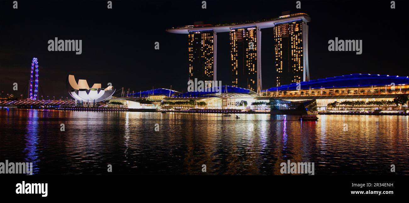 Marina bay sands mall hotel hi-res stock photography and images - Alamy