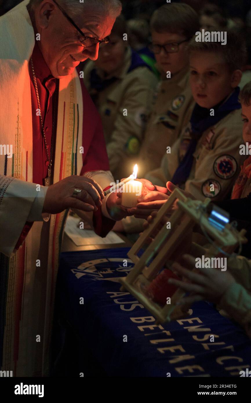 Bethlehem peace light hi-res stock photography and images - Alamy