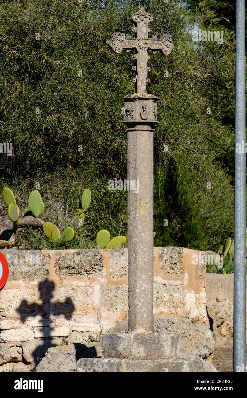 cruz de termino Creu den Molondrí, siglo XIX , Joan Obrador , estilo ...