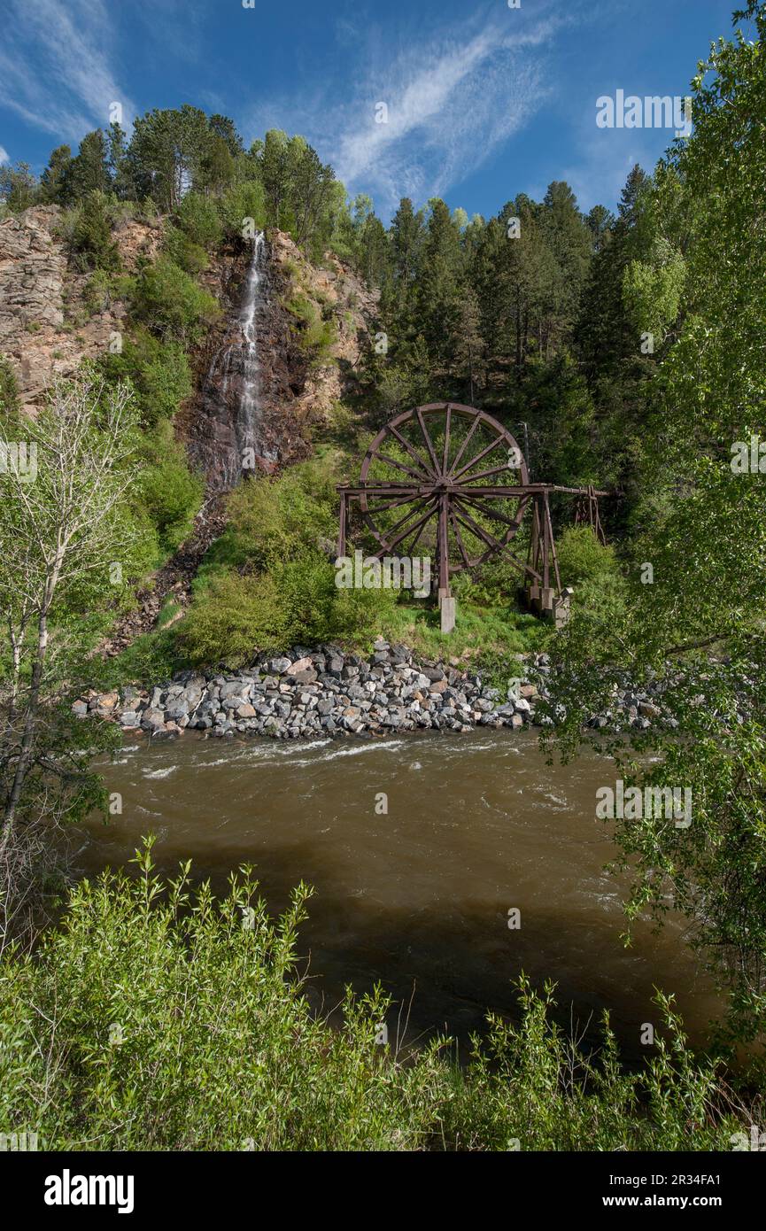 Water wheel falls hi-res stock photography and images - Alamy