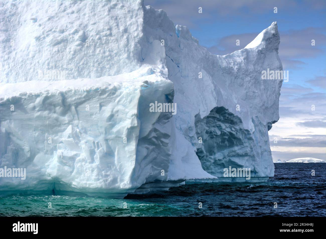 Dynamic ice formations hi-res stock photography and images - Alamy