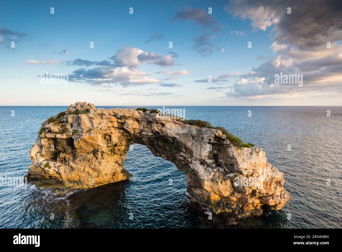 Arco de roca natural hi-res stock photography and images - Alamy