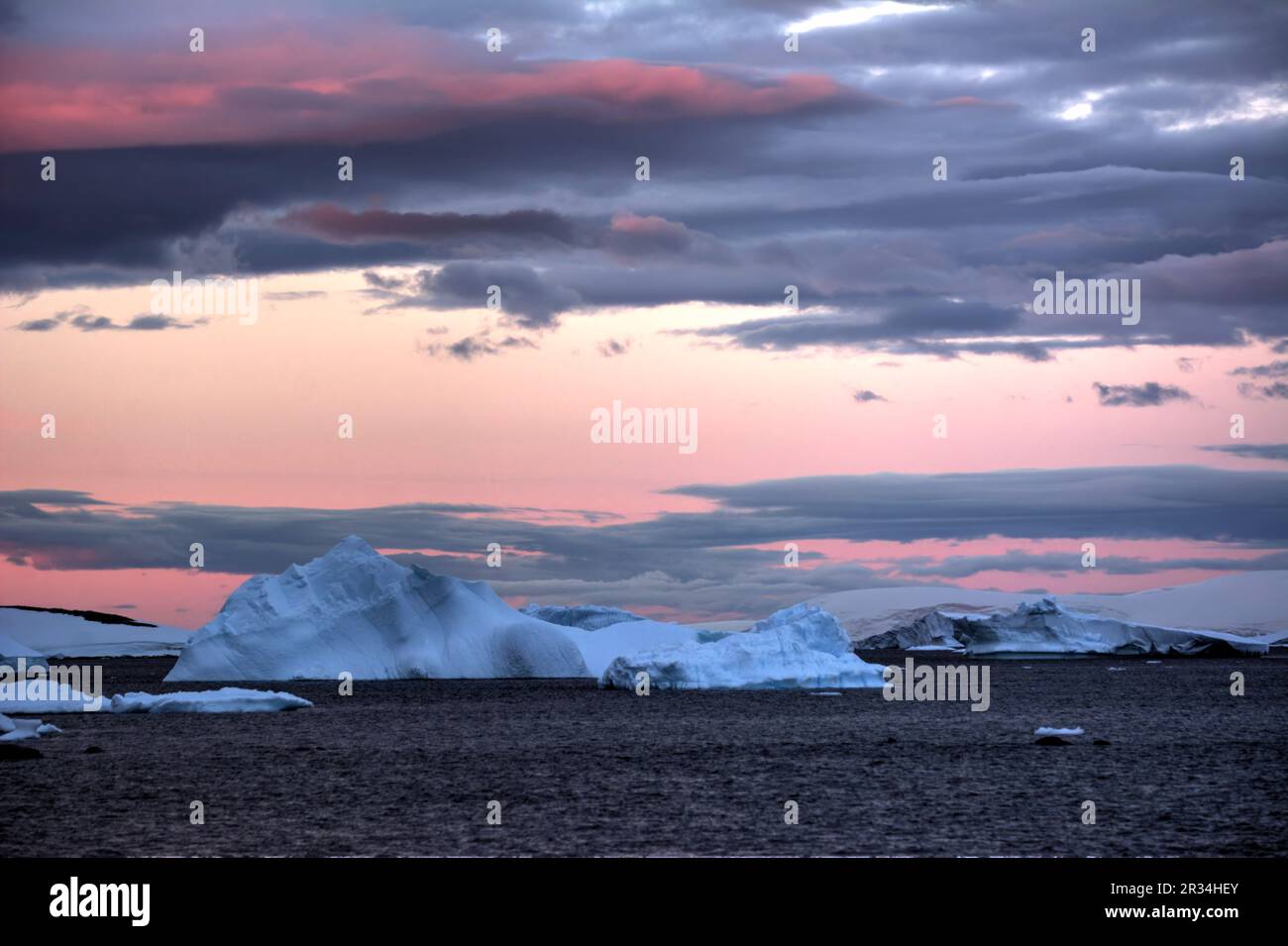 Glaciers icebergs in antarctica hi-res stock photography and images - Alamy