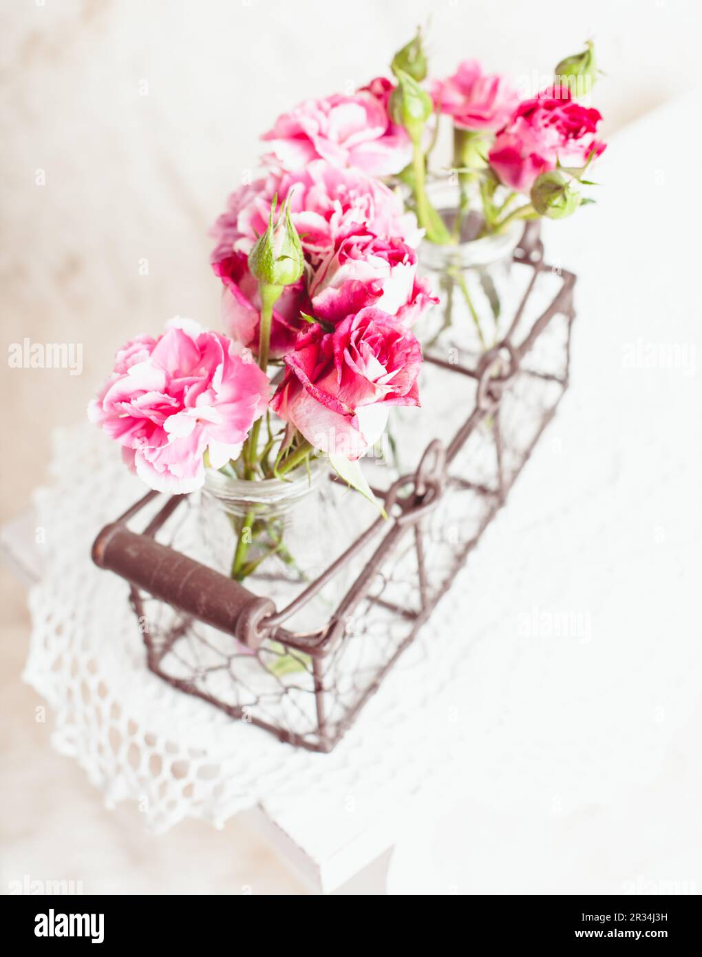 Pink metal vase hi-res stock photography and images - Alamy