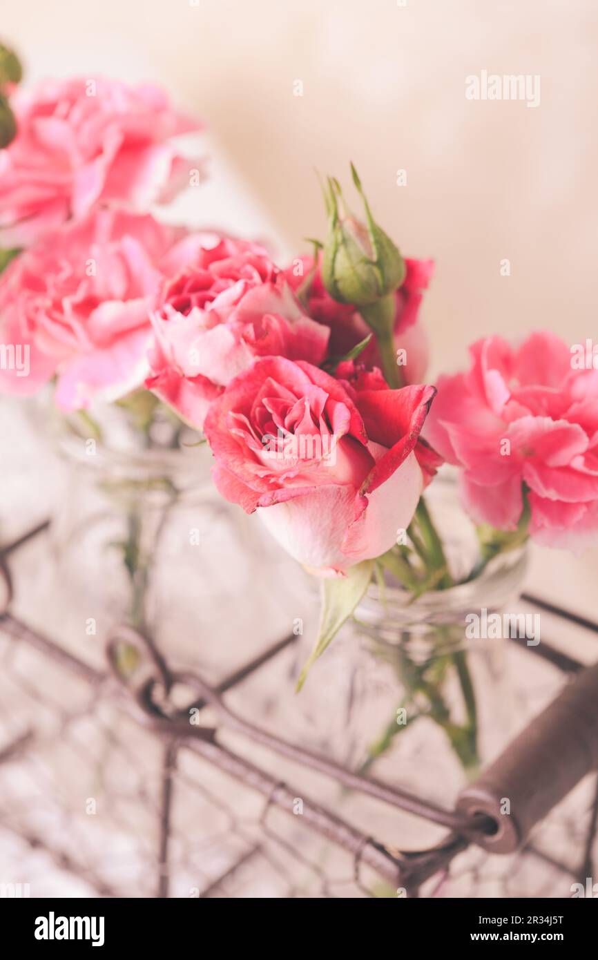 Pink metal vase hi-res stock photography and images - Alamy