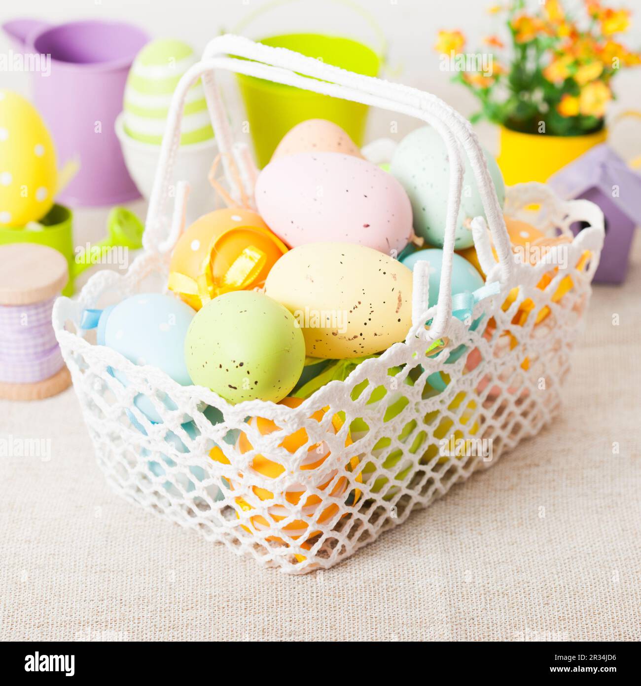 Happy easter basket hi-res stock photography and images - Alamy