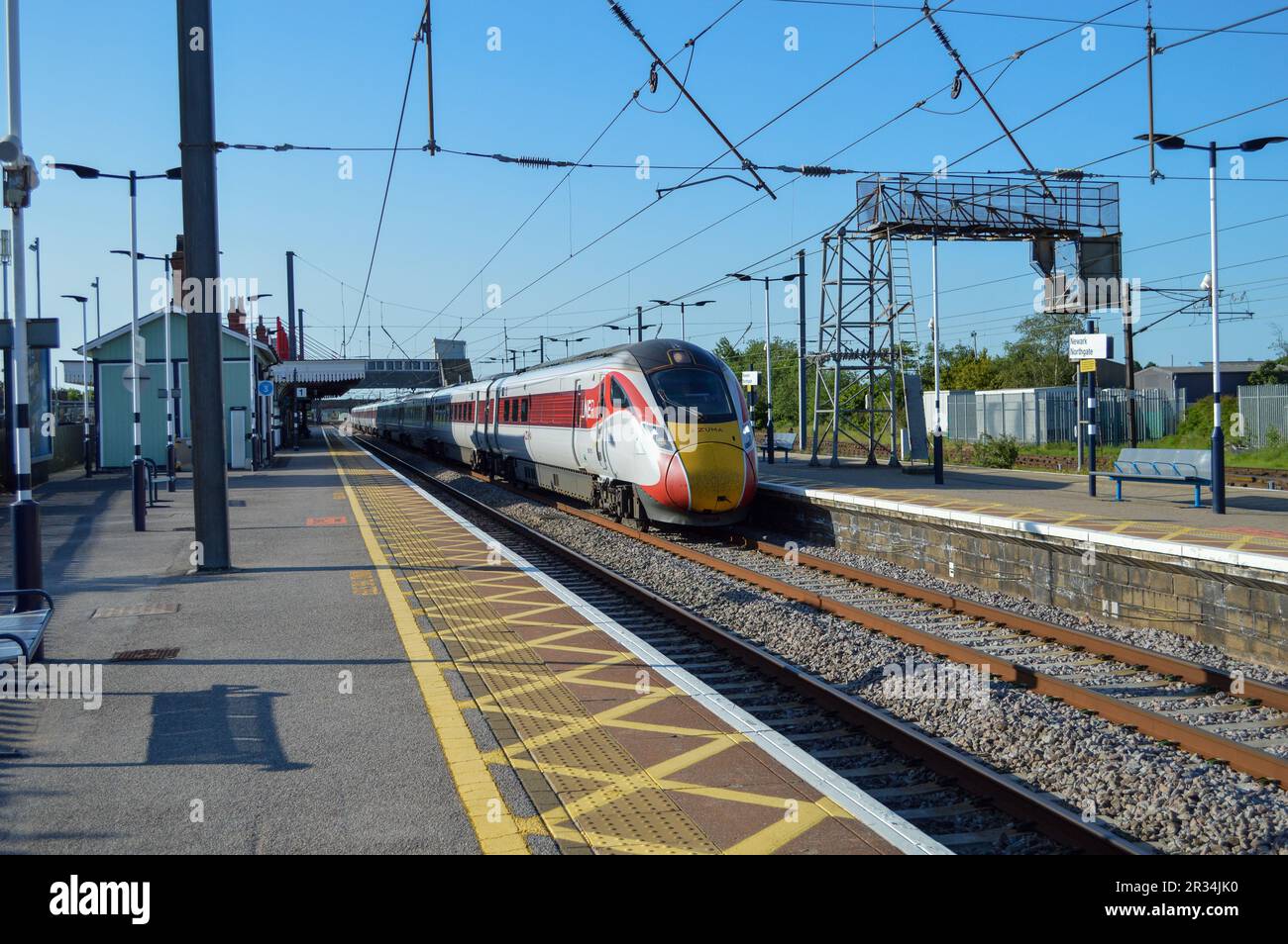 Train passing through Newark Northgate Railway Station Stock Photo - Alamy