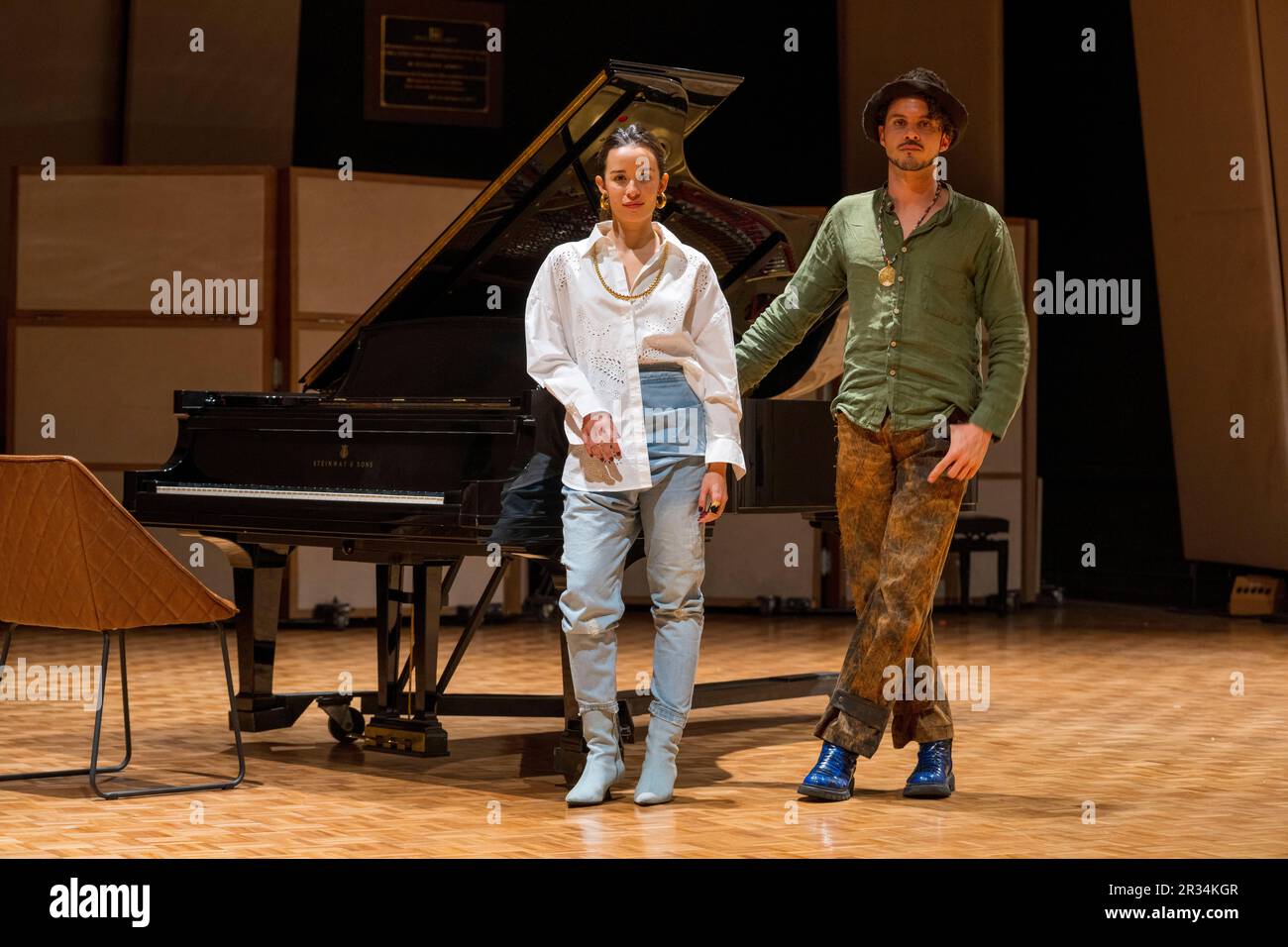 Catalina Garcia and Santiago Prieto, of the band "Monsieur Perine ...