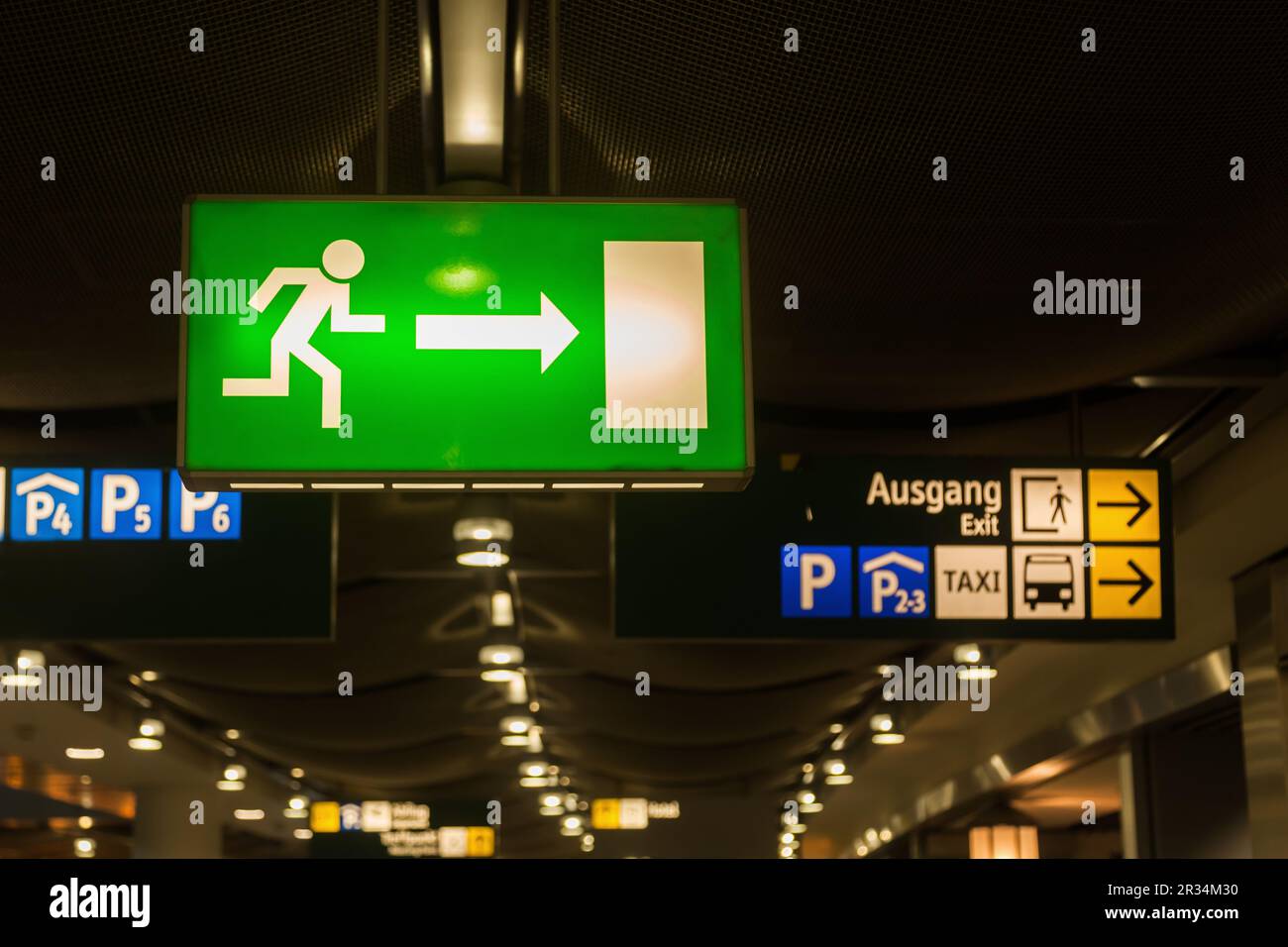 Exit sign airport hi-res stock photography and images - Alamy