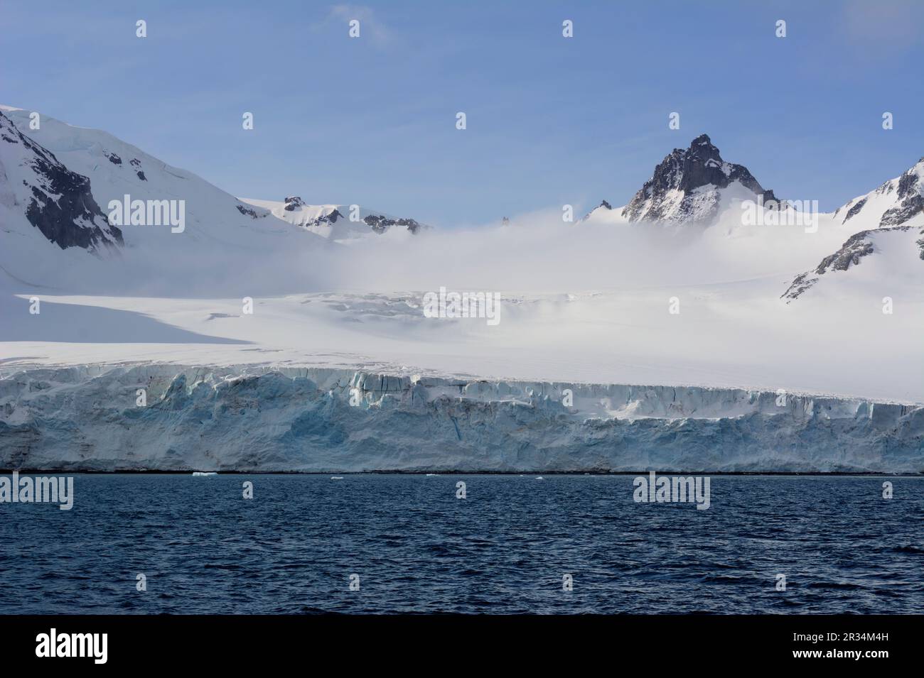 Enigmatic icebergs hi-res stock photography and images - Alamy