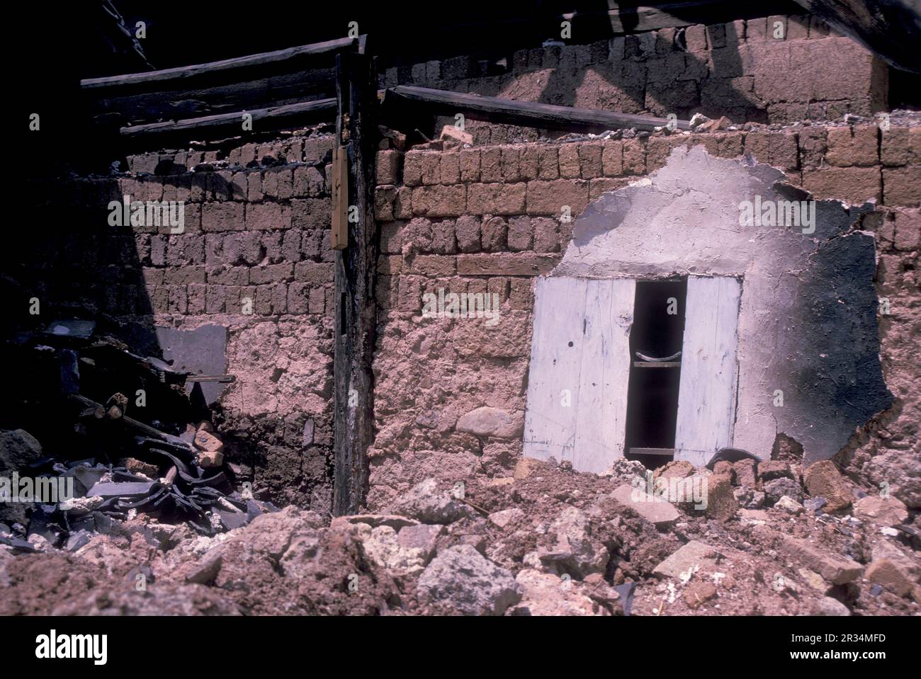 1996 earthquake hi-res stock photography and images - Alamy