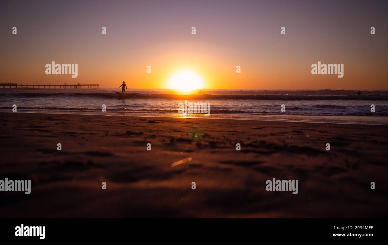 Chasing sunsets hi-res stock photography and images - Alamy