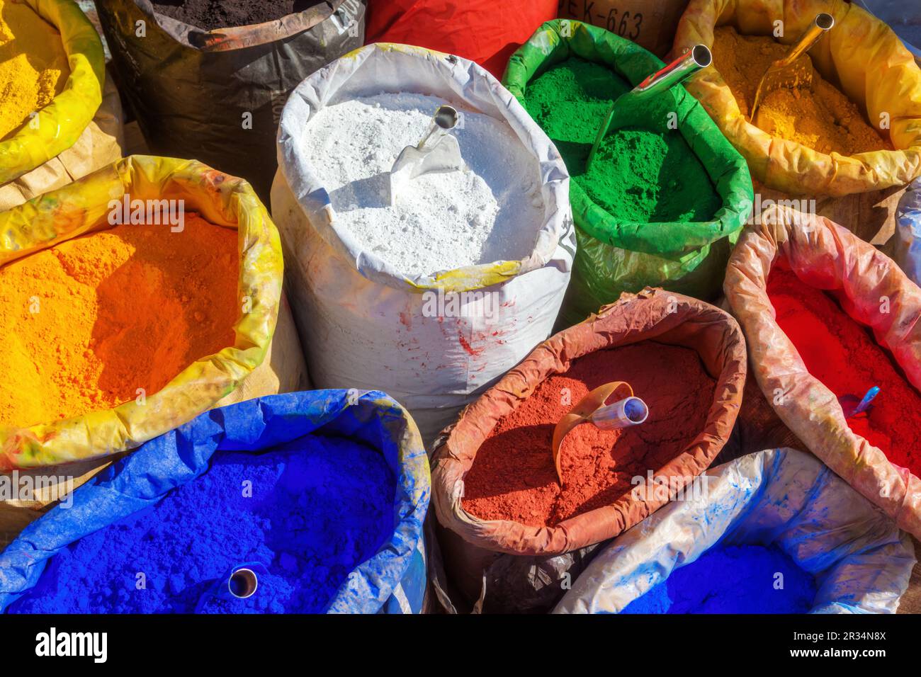Color pigments hi-res stock photography and images - Alamy