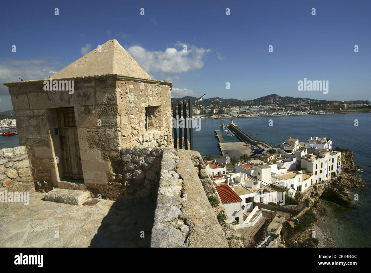 Baluarte de Santa Llúcia y barrio de Sa Penya, recinto amurallado de ...