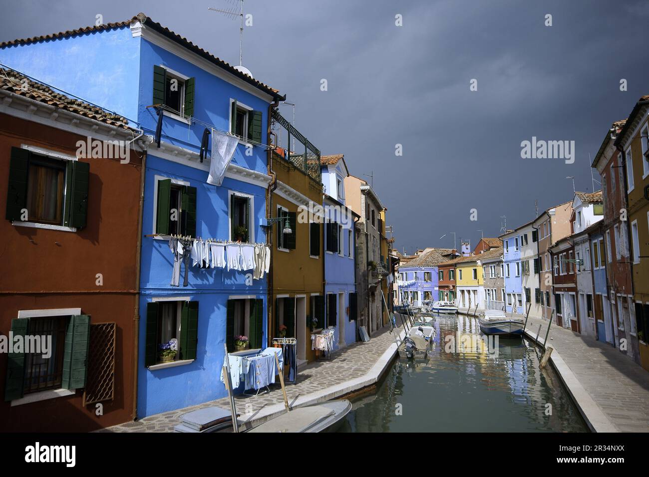 Casas pintadas de colores hi-res stock photography and images - Alamy