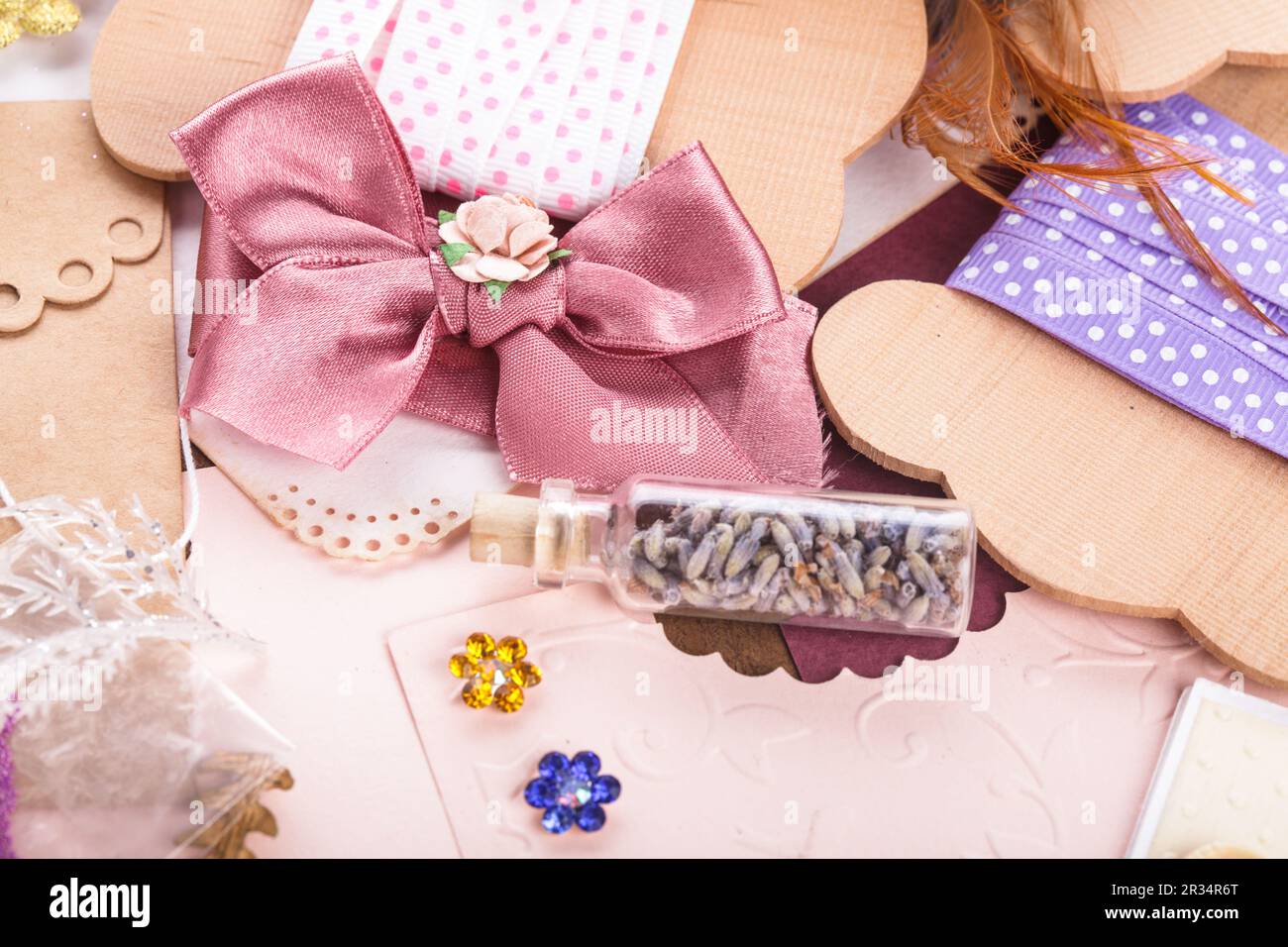 Cutting details hi-res stock photography and images - Alamy