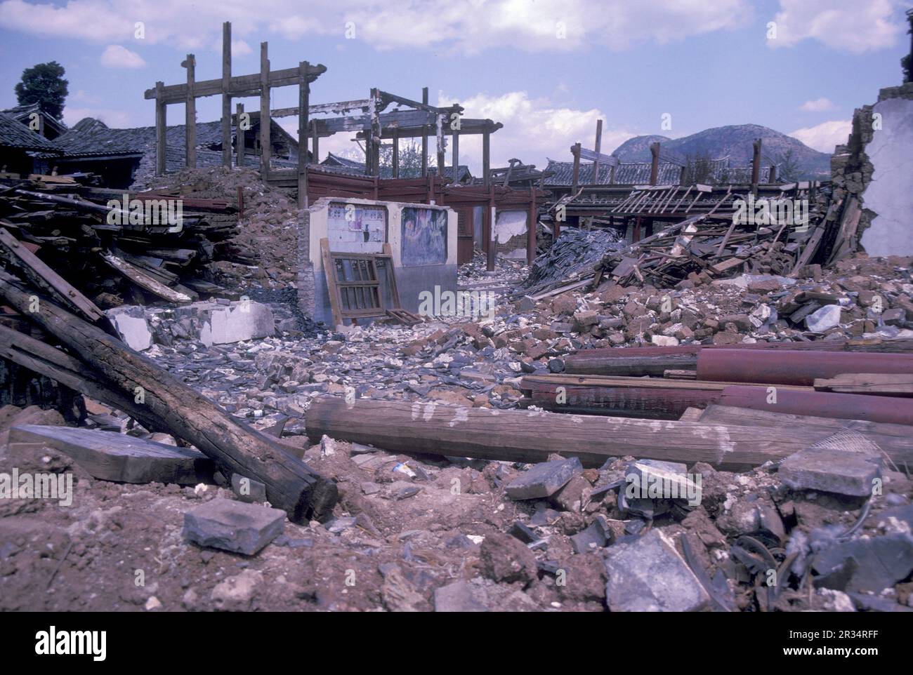 a Earthquake destroyed a house in the City of Lijiang in the province ...