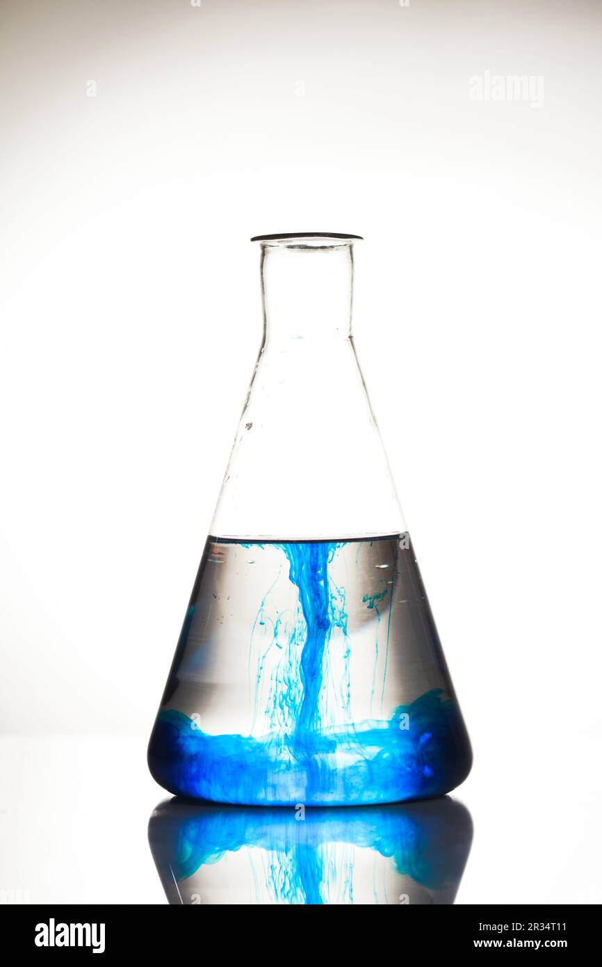 Glassware flask hi-res stock photography and images - Alamy