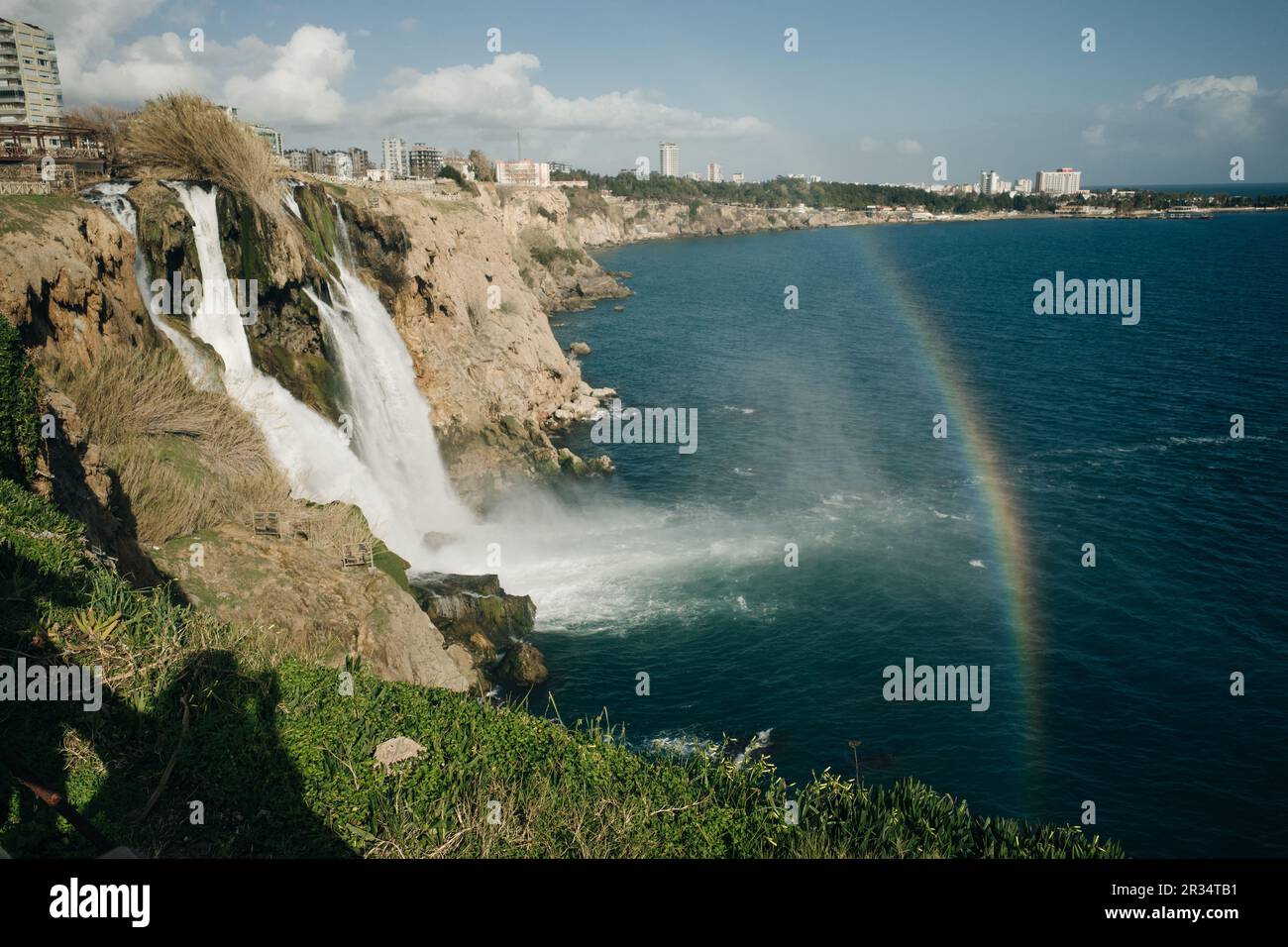 Lower Duden Falls drop off a rocky cliff falling from about 40 m into ...