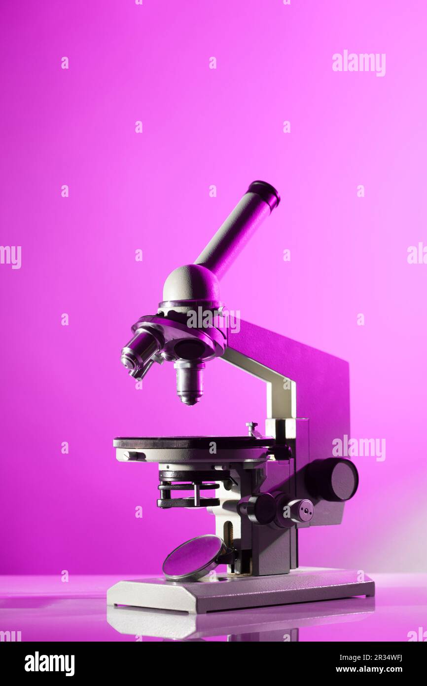 Pink microscope hi-res stock photography and images - Alamy