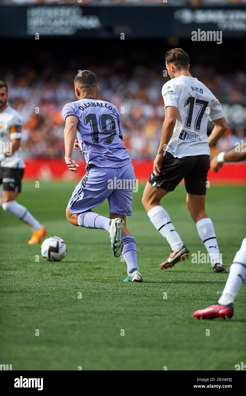 Daniel Ceballos Fernandez of Real Madrid CF, Nico Gonzalez of Valencia ...