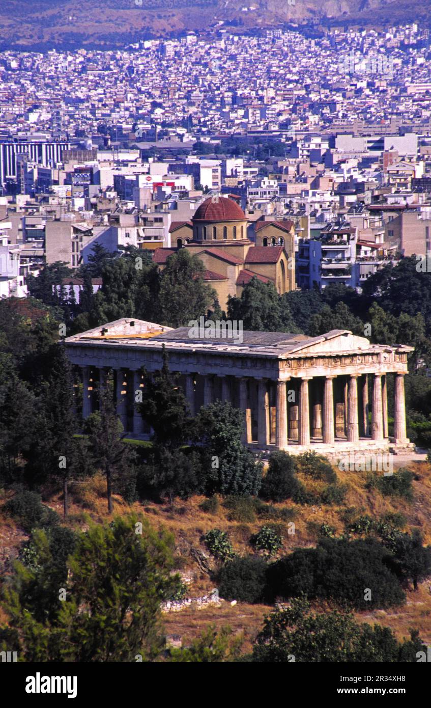 Templo de Hefesto(449a.c.) con la ciudad moderna al fondo. Acropólis ...