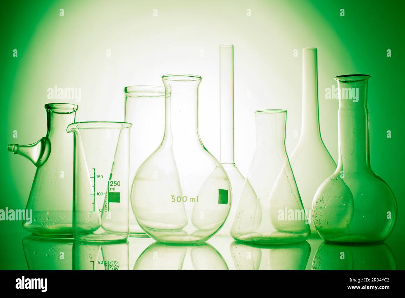 Science analyze hi-res stock photography and images - Alamy
