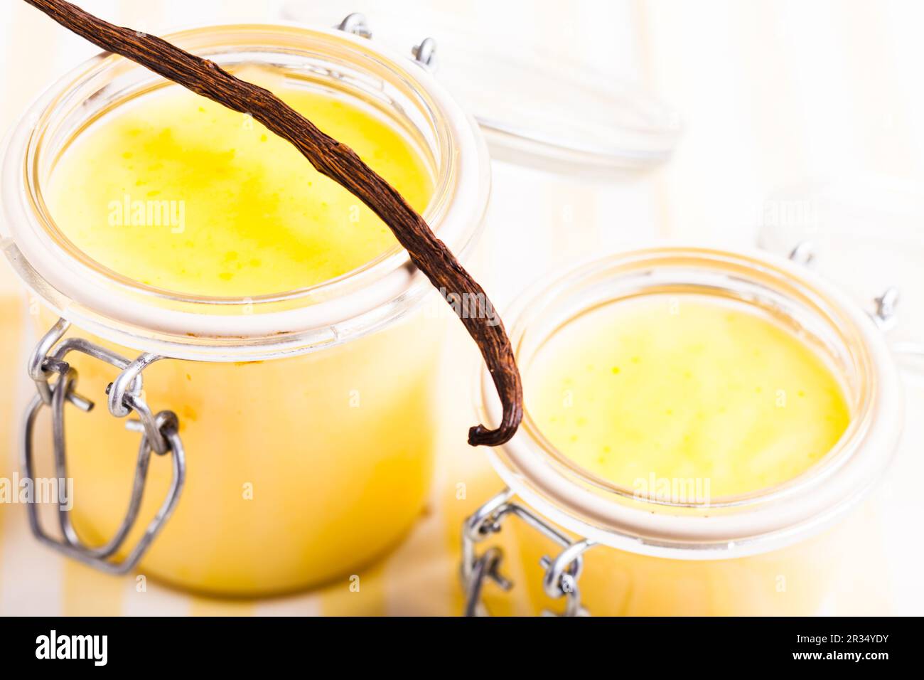 Custard swirl hi-res stock photography and images - Alamy