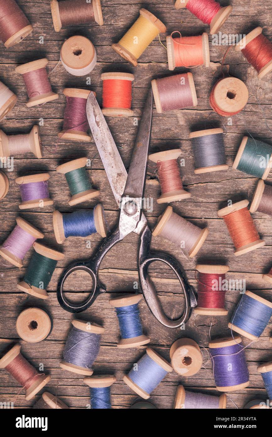Retro wooden sewing spools Stock Photo - Alamy