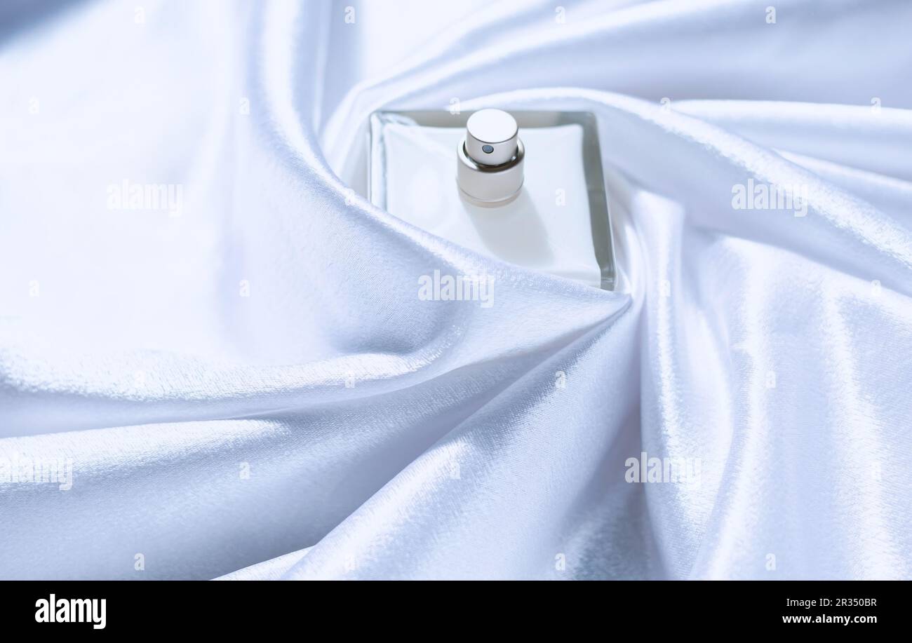 Woman smell perfume bottle hi-res stock photography and images - Alamy