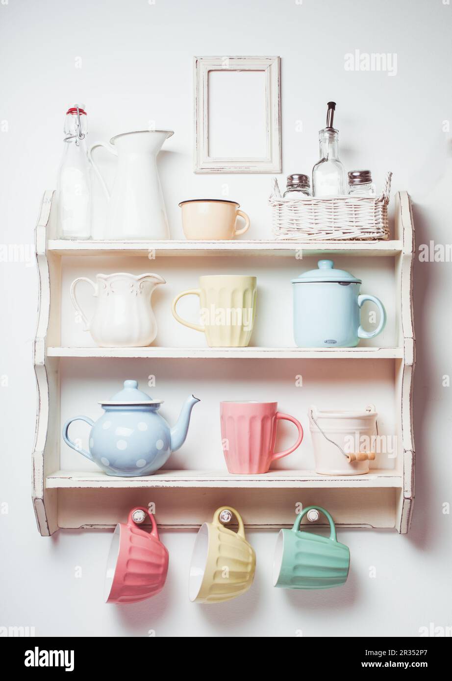 Antique crockery shelf hi-res stock photography and images - Alamy