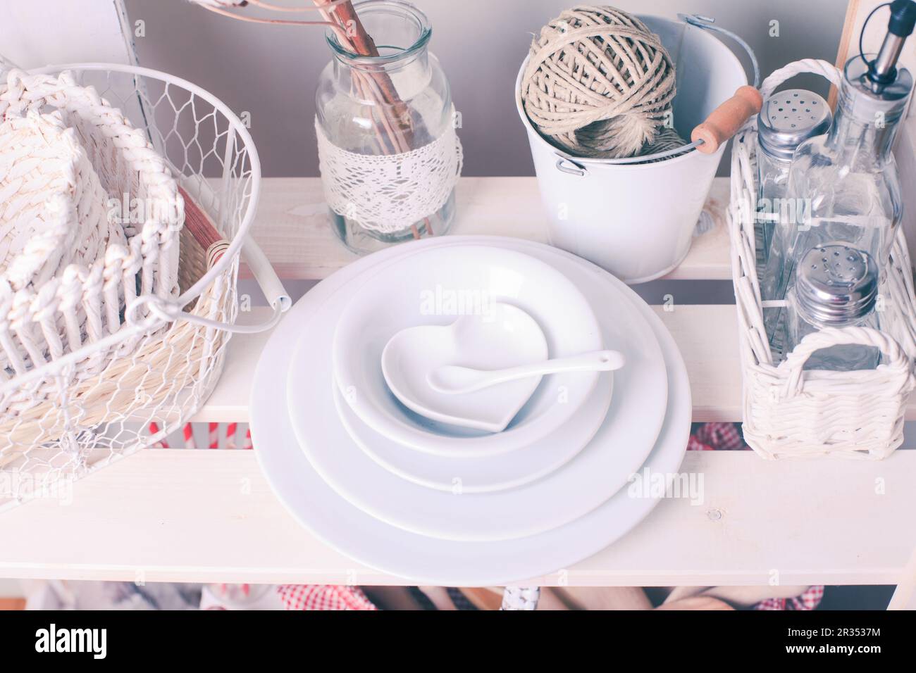 Wall plate rack hi-res stock photography and images - Alamy